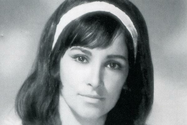 Rosie Hamlin – Celebrities with Fibromyalgia - RespectCareGivers