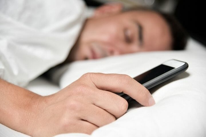 Can Overuse of Technology Lead to Digital Dementia? - RespectCareGivers